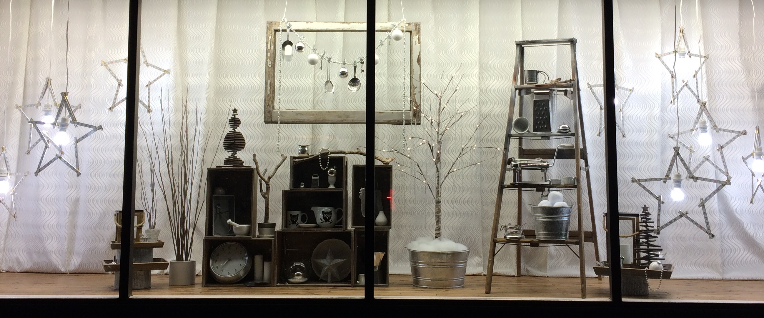 An Inside Look At Cole Hardware’s Window Displays | Hardware Retailing