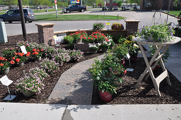 Using Your Store’s Exterior to Get Customers Inside | Hardware Retailing